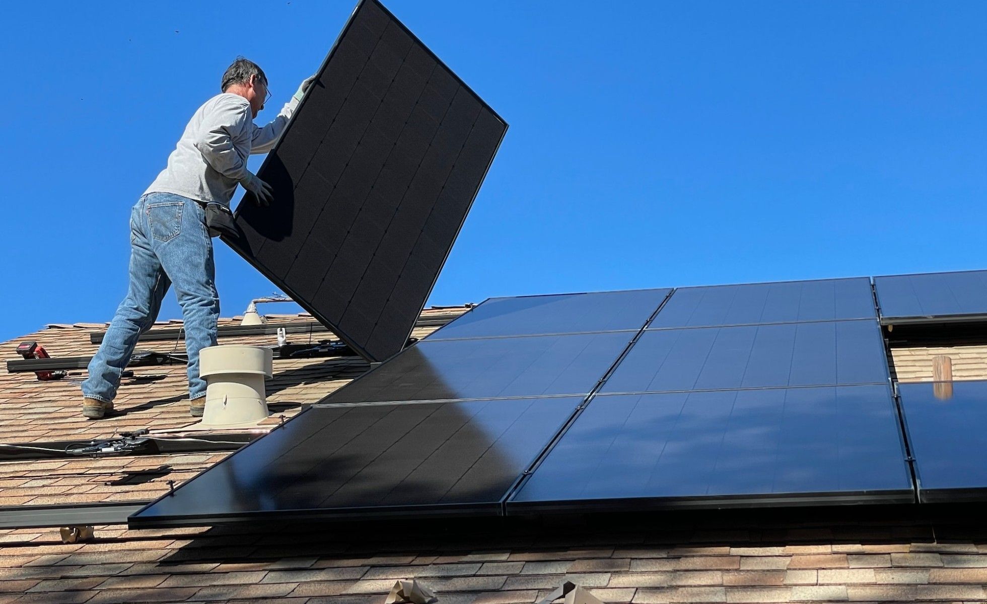 What's the Typical Lifetime of Solar Panels? | SolarCtrl